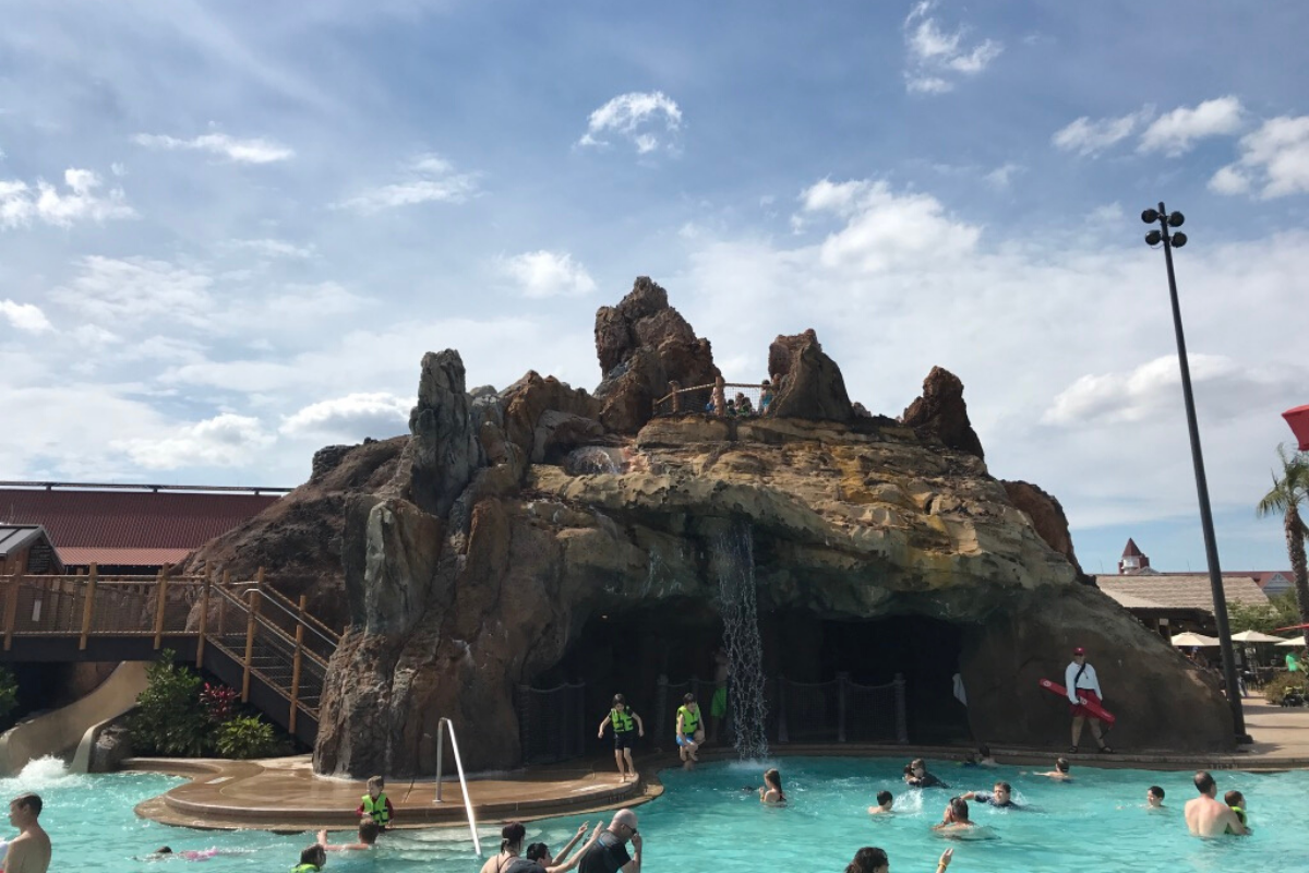 Disney's Polynesian Resort Review | Moment Mom